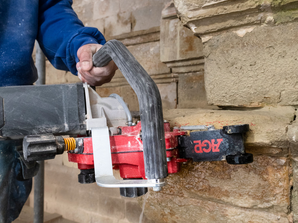 Ferăstrău electric inelar manual pentru beton AGP R13 ⭐ FenozaShop