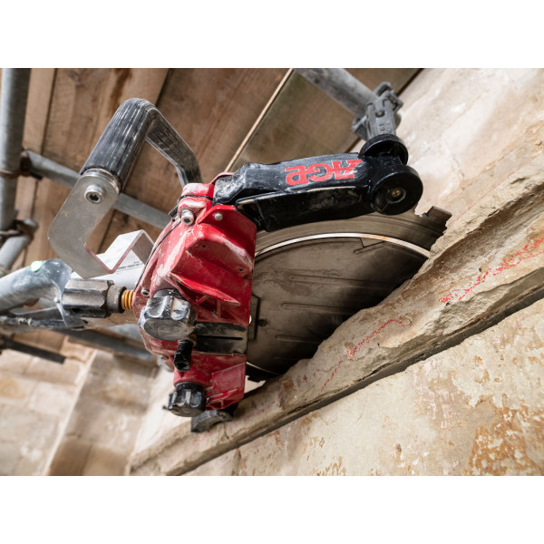 Ferăstrău cu inel electric de mână pentru beton AGP R16 ⭐ FenozaShop